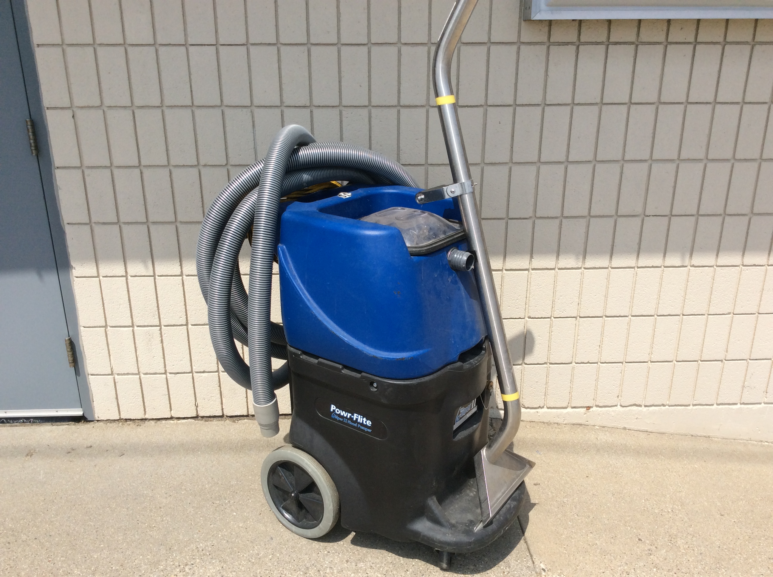 Water Extractor 762 - Gemmens Hardware Store